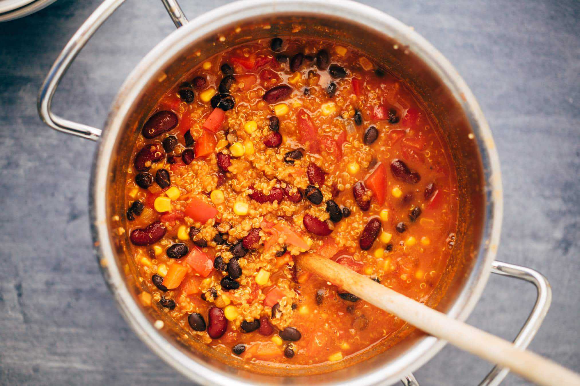 Simple Chili Sin Carne Recipe (vegan & gluten free)