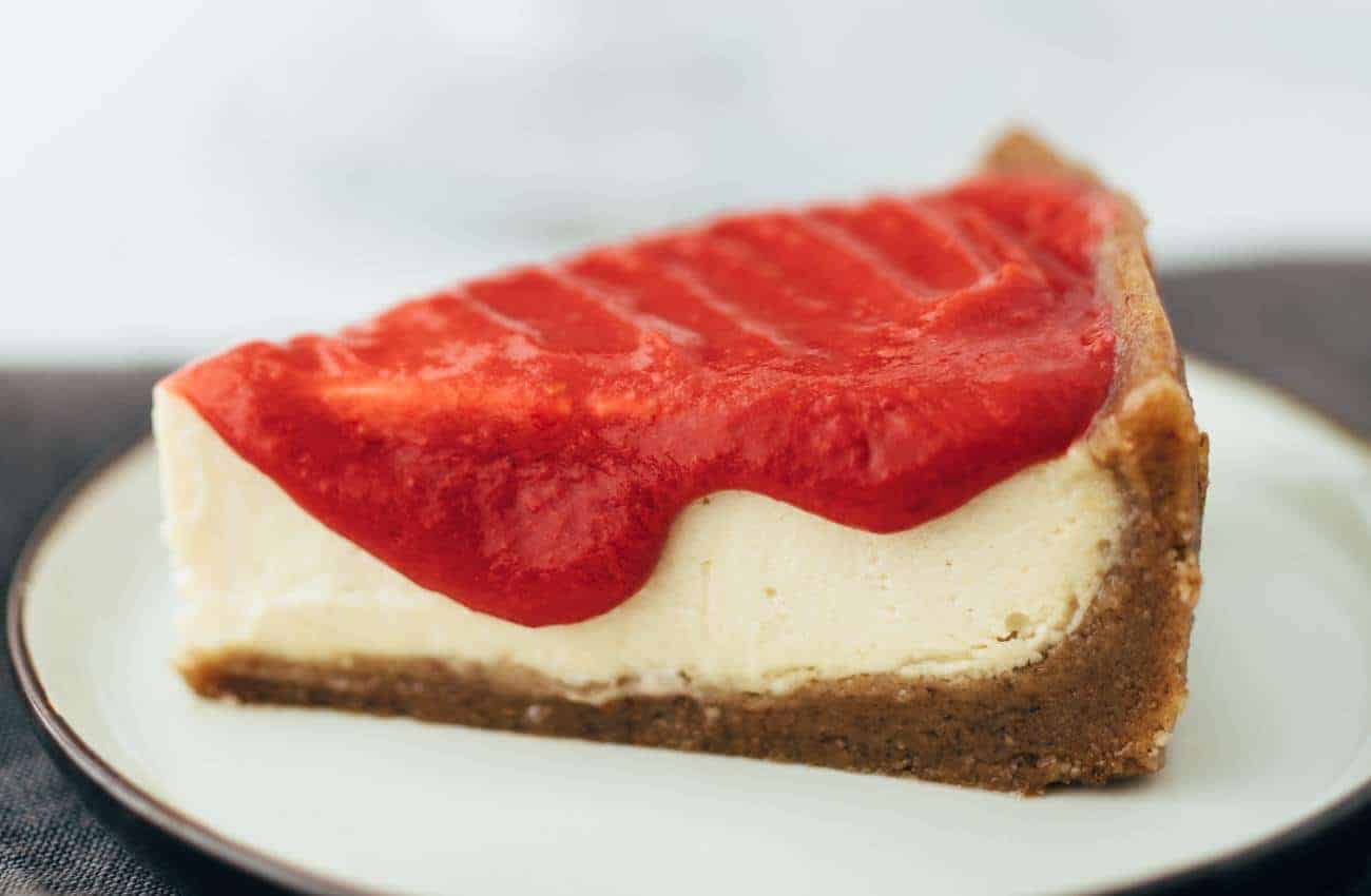 Vegan Yogurt (Raw) Cheesecake with Raspberry Sauce