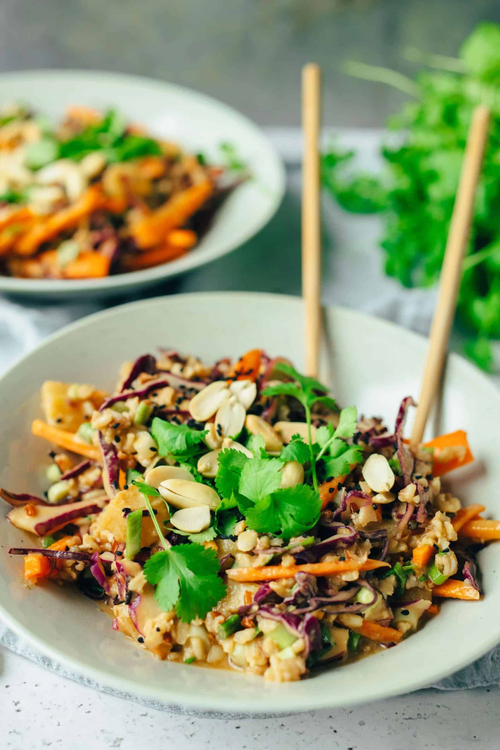 Vegan rice salad with peanut sauce — VEGANE VIBES
