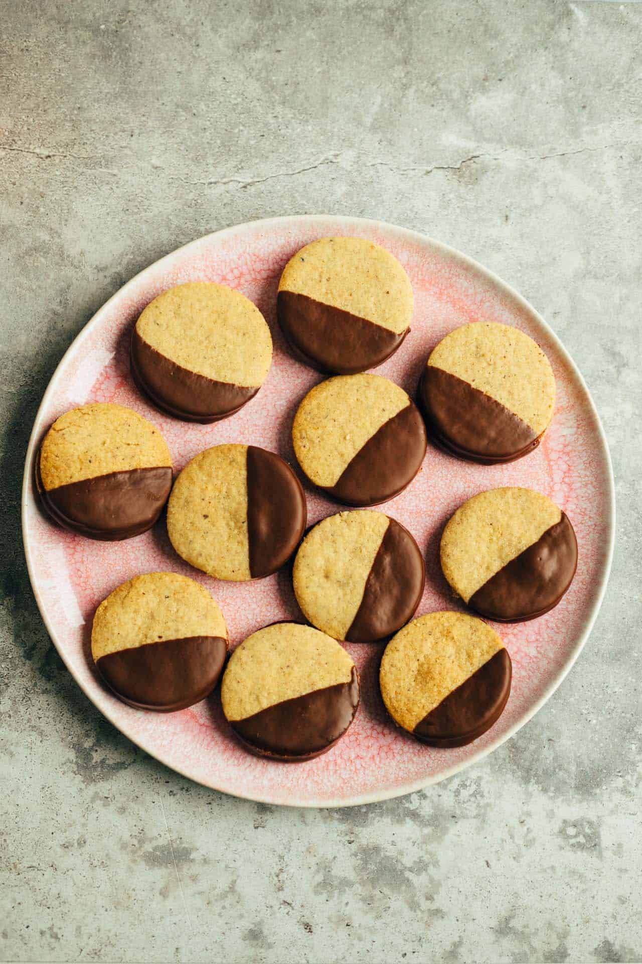 Hazelnut taler with jam filling (40 minutes) vegan — VEGANE VIBES