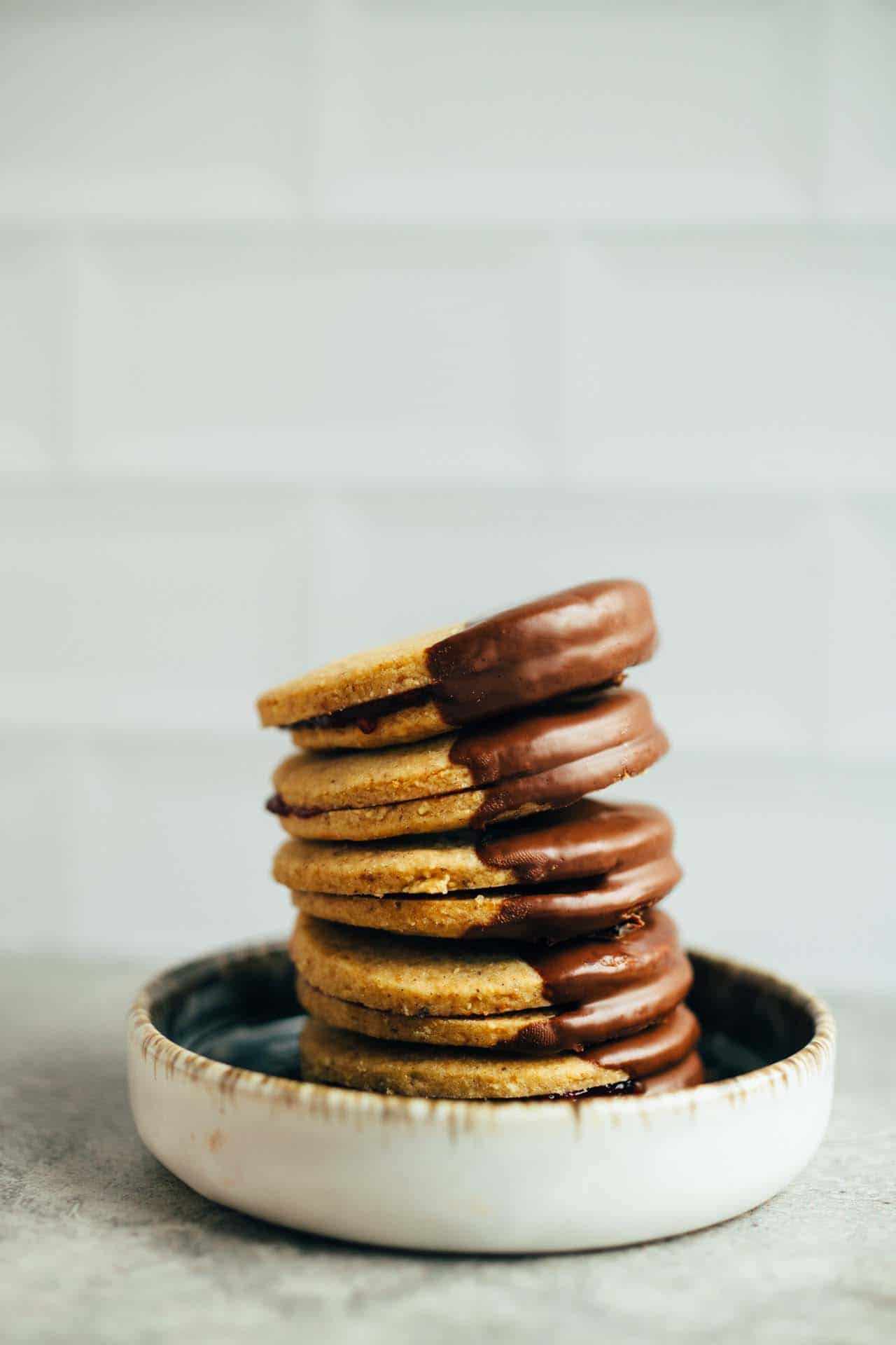 Hazelnut taler with jam filling (40 minutes) vegan — VEGANE VIBES