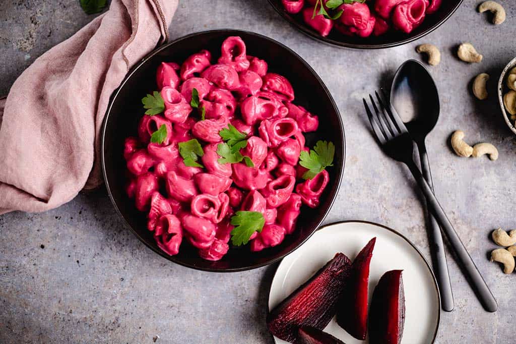 Creamy beet pasta (vegan) 20 Min — VEGANE VIBES